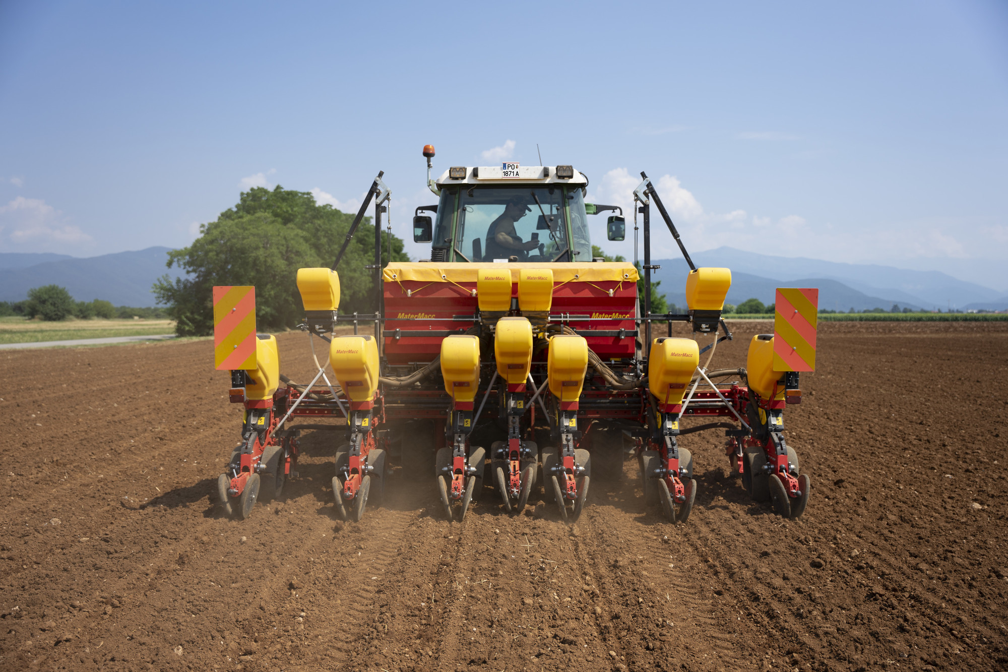 MS 8230 Precision planters with discs for conventional tillage ...